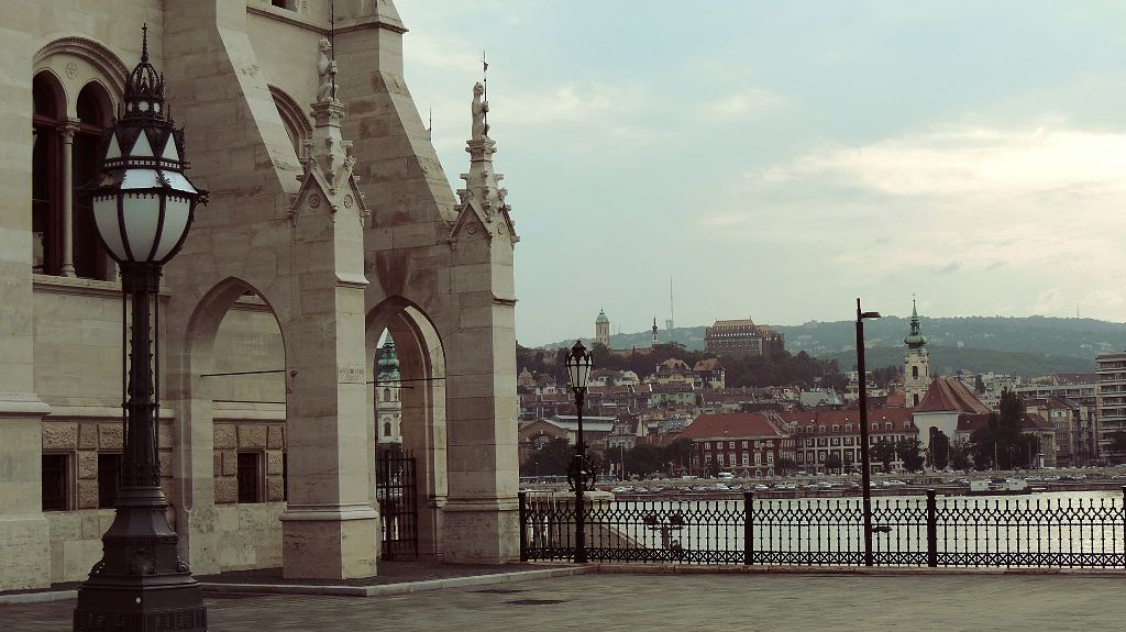 Mi újság novemberben, Budapest?
