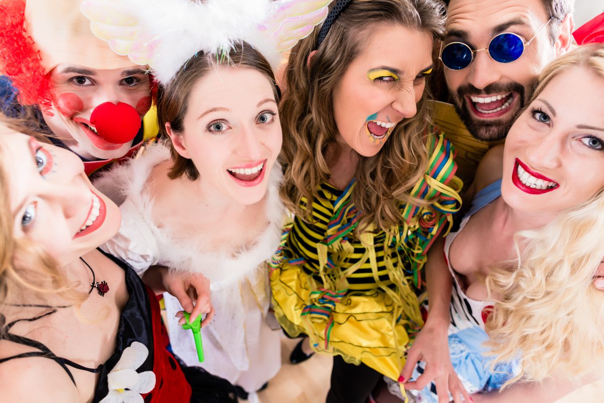 DIY Farsang Costumes & Maszka, the Best Costume Rental Shop in Town