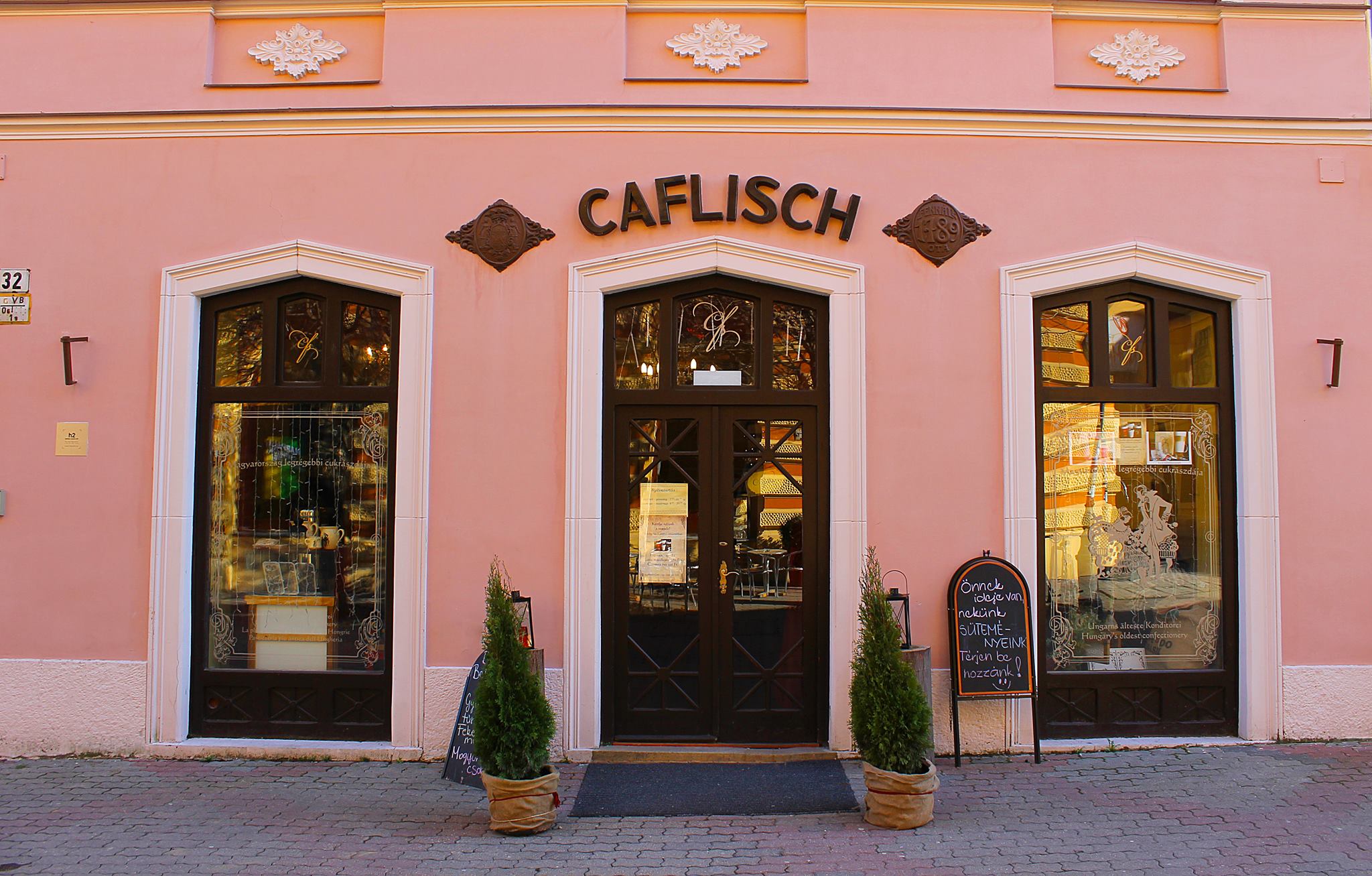 Az ország 10 legrégibb cukrászdája, ahol álomba illő sütemények várnak ránk