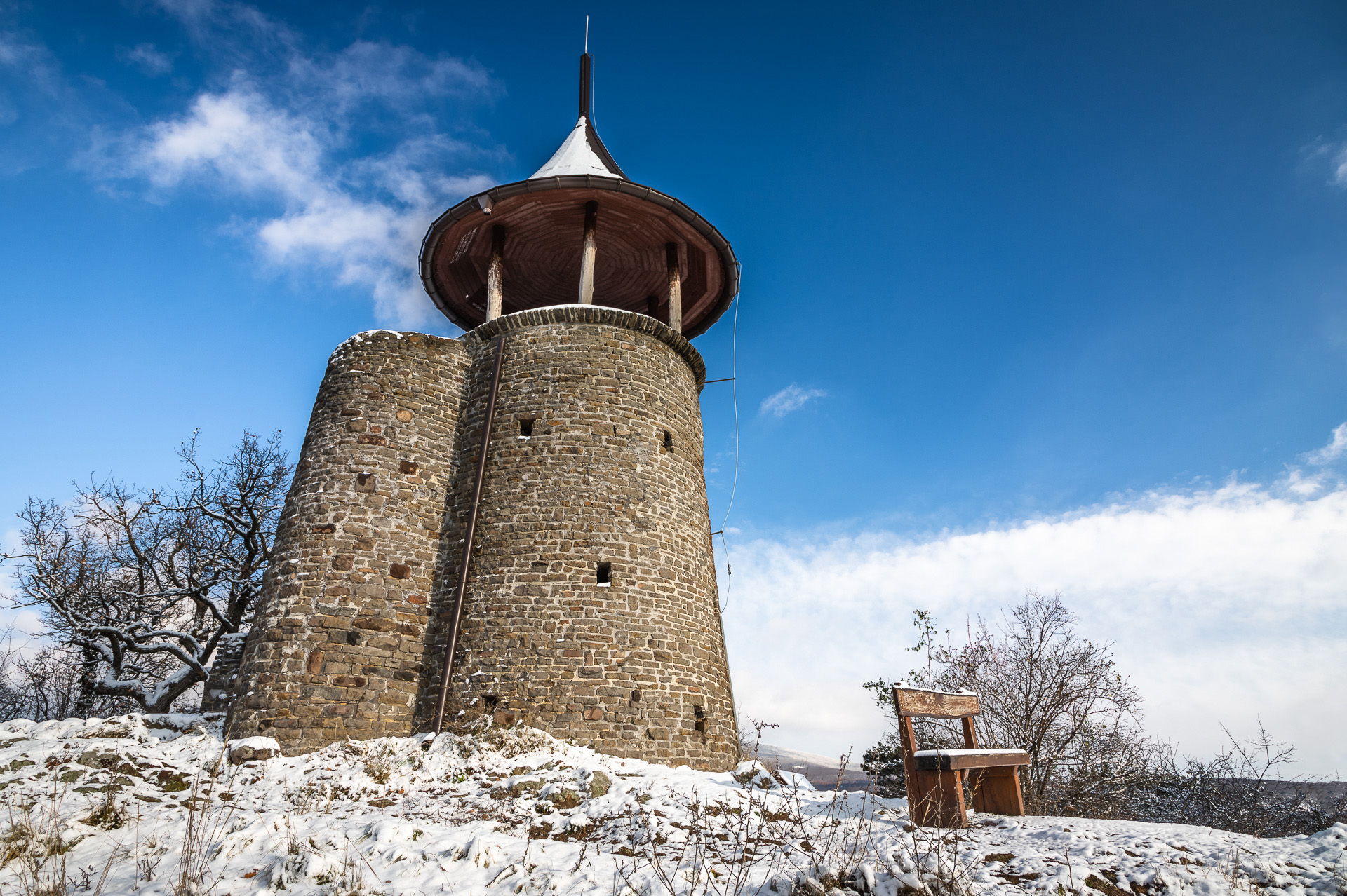 Csodálatos panorámában gyönyörködhetünk a Mátra gyöngyszemeként emlegetett kőkilátóból
