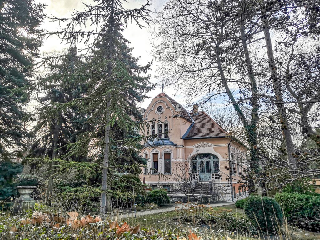 Séta a századfordulós Budapest nyaralónegyedében: Mátyásföld gyönyörű ...