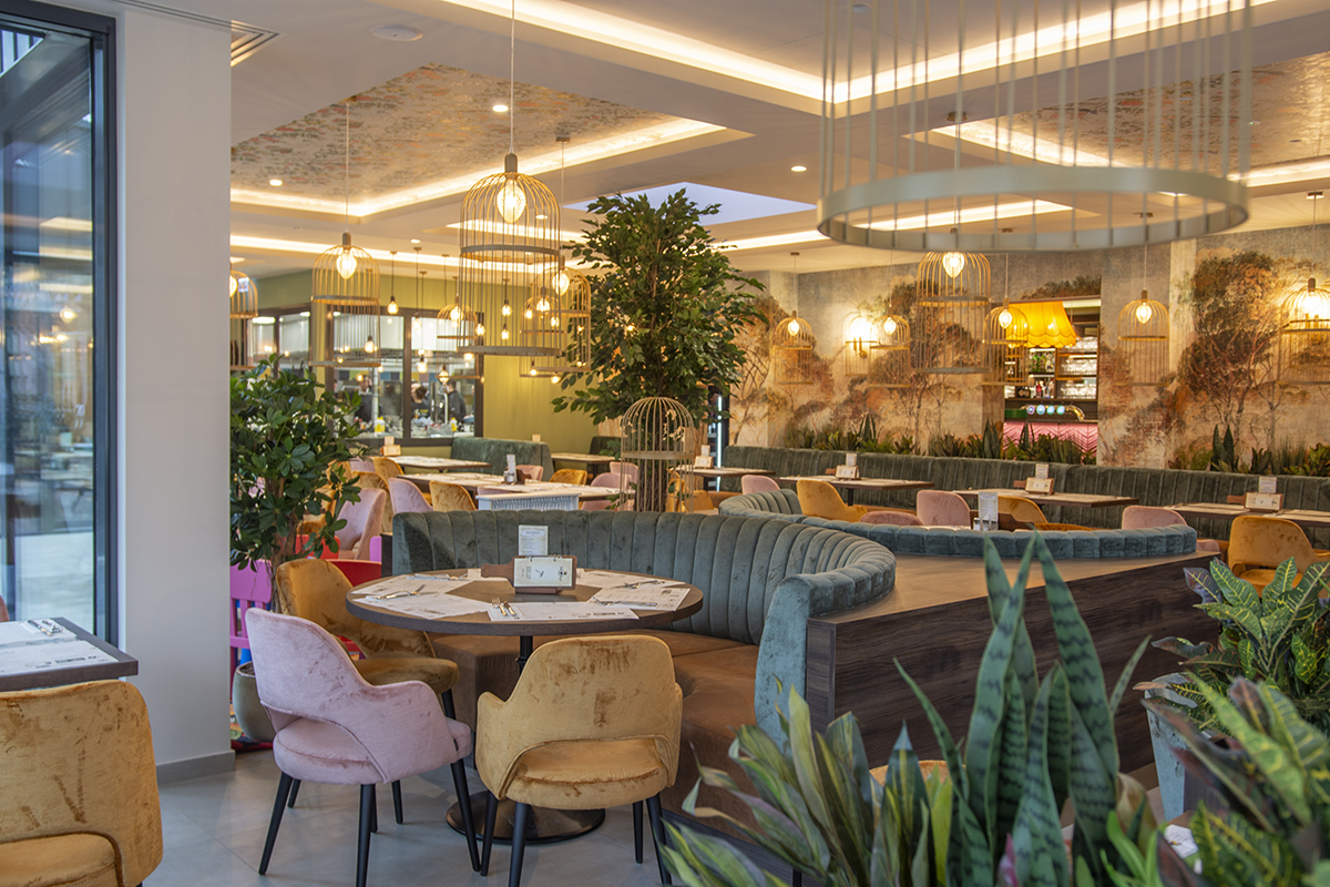 Újranyitott Buda kertvárosának kedvenc étterme: Ismét várja vendégeit a ...