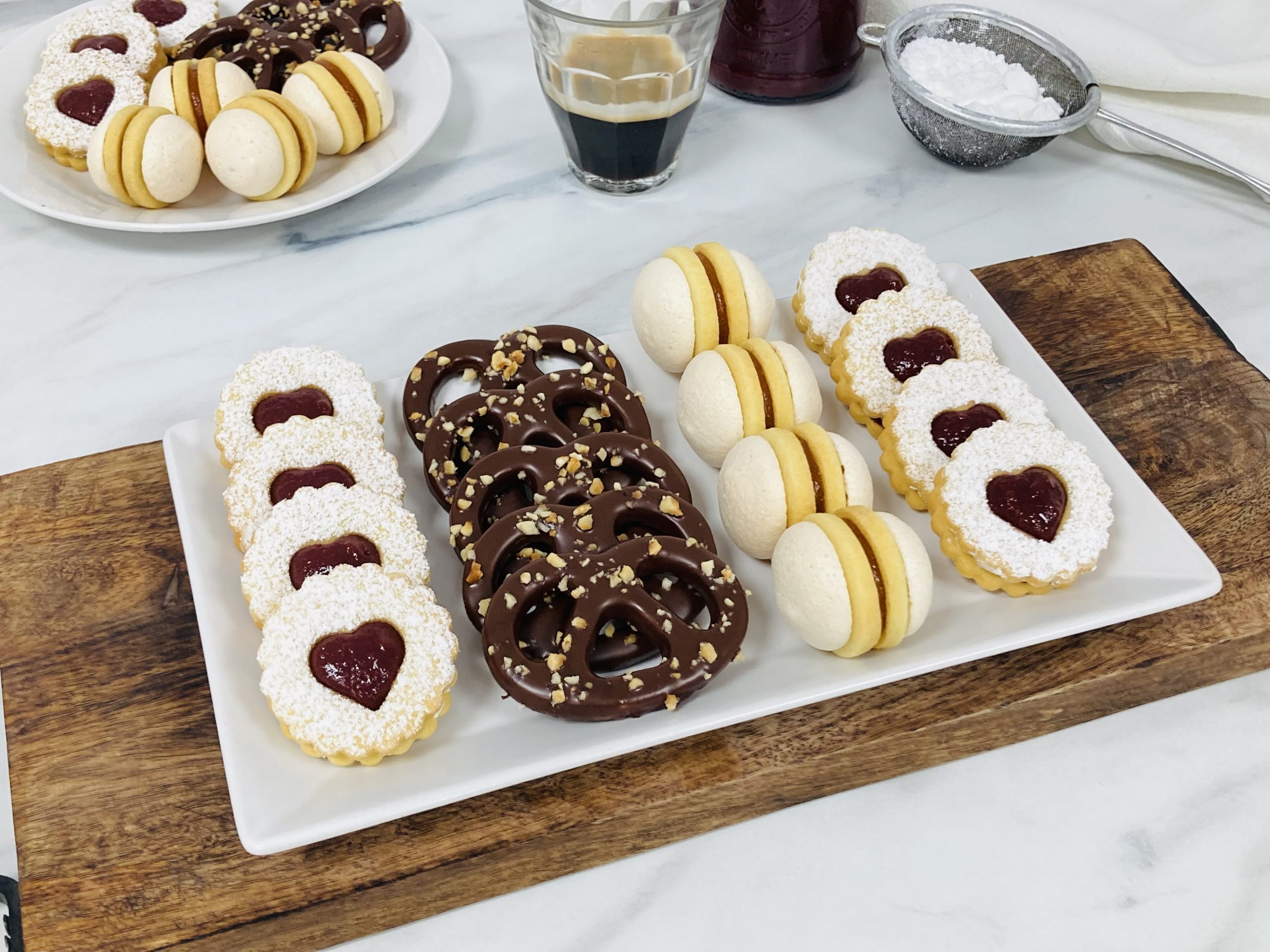 3 mennyei aprósütemény egy tésztából, amivel minden vendégséget feldobhatsz (recept)