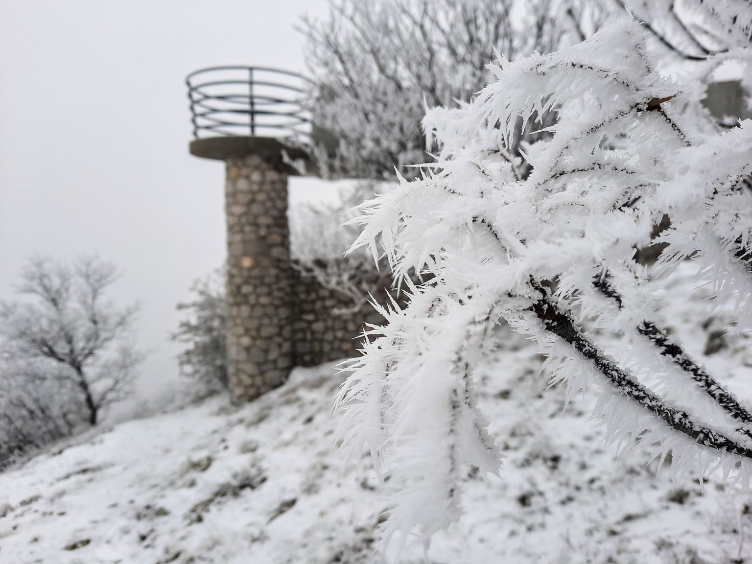 Valóságos téli mesevilág elevenedik meg a Mecsek hegycsúcsán